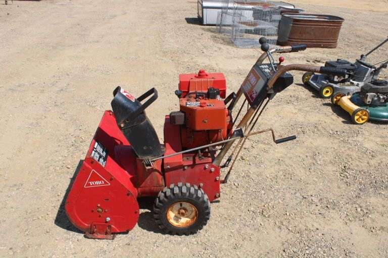 Toro 7 hp. 24" snow blower w/elec. start - Lee Real Estate & Auction ...