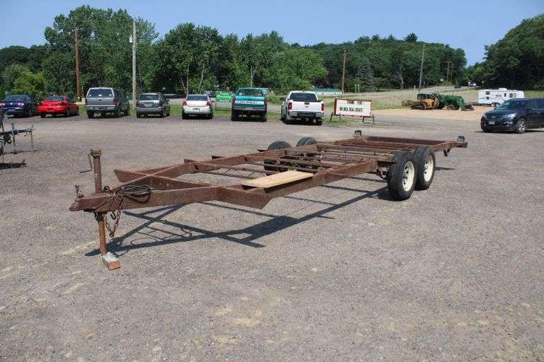 1986 Coachmen camper trailer frame w/axles - Lee Real Estate & Auction ...