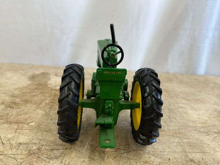 John Deere 50, 60 & 70 Die Cast Tractors - Lee Real Estate & Auction ...