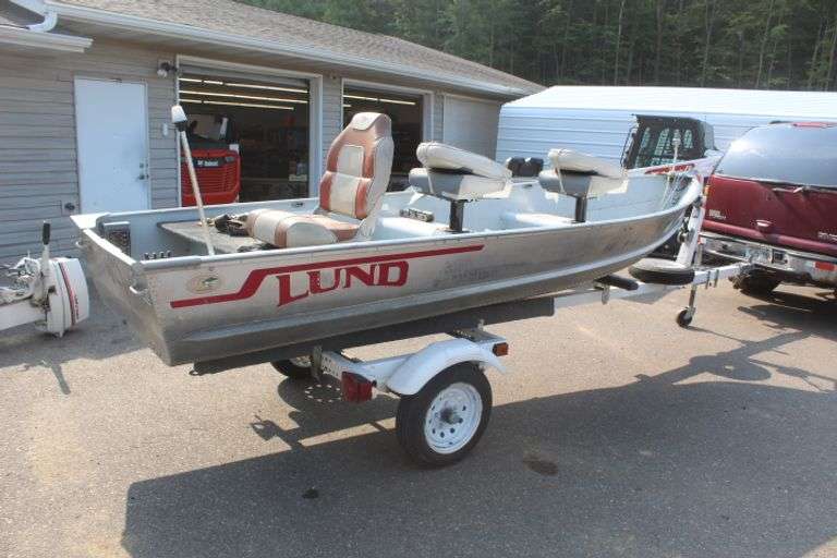 1998 Lund 14' fishing boat w/trailer - Lee Real Estate & Auction Service
