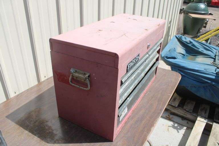 26" Stack-On Tool Chest - Lee Real Estate & Auction Service