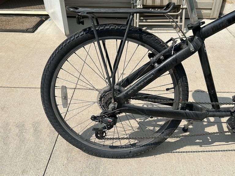 Trek Pure Sport 21 Speed Bike - Lee Real Estate & Auction Service