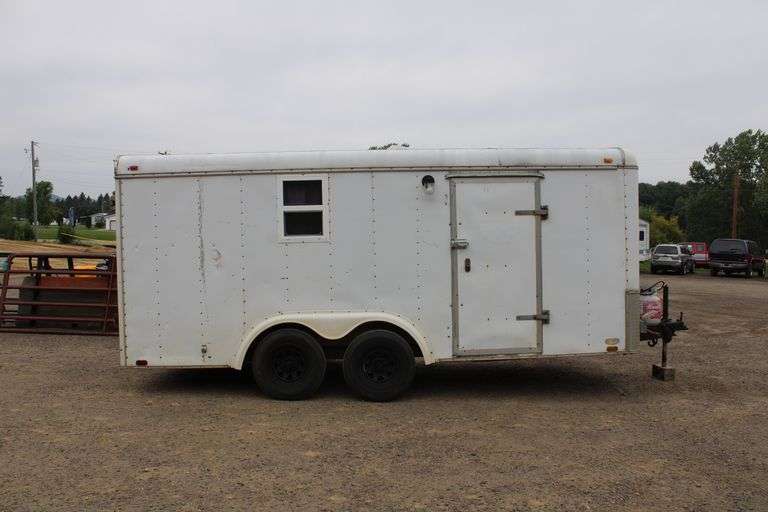 Custom Sleeper tandem Ice shack - Lee Real Estate & Auction Service