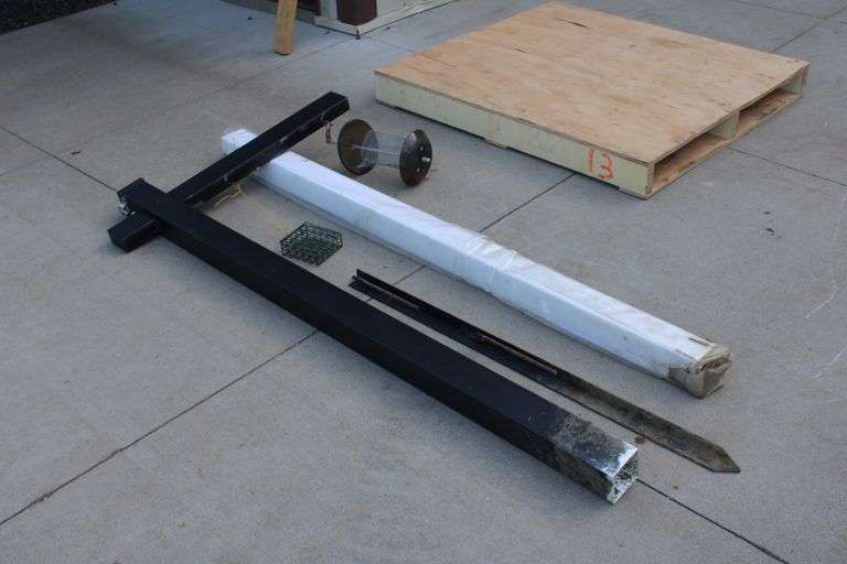 Plastic Sign Posts & Bird Feeders - Lee Real Estate & Auction Service