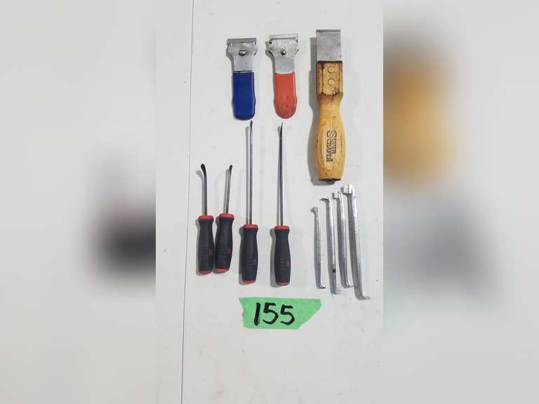 Snap-on offset flat tip screwdrivers (4), Snap-on tool (4), scrapers (3 ...