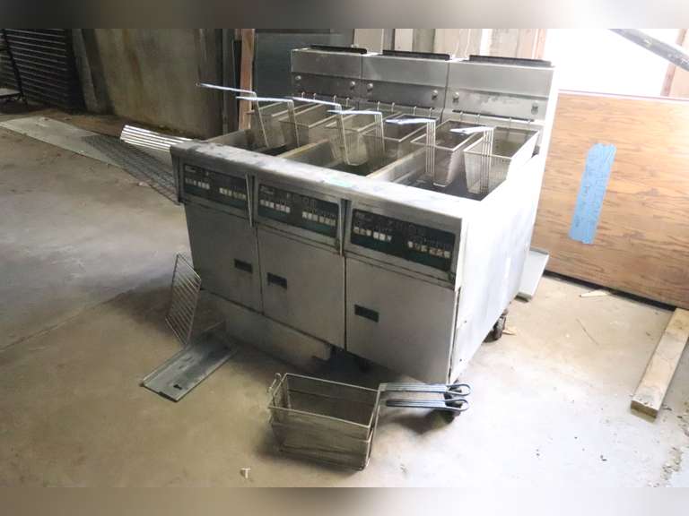 Pitco Frialator 3 bay deep fryer w/8 baskets, 47"L x 35" W x 46" H, gas ...