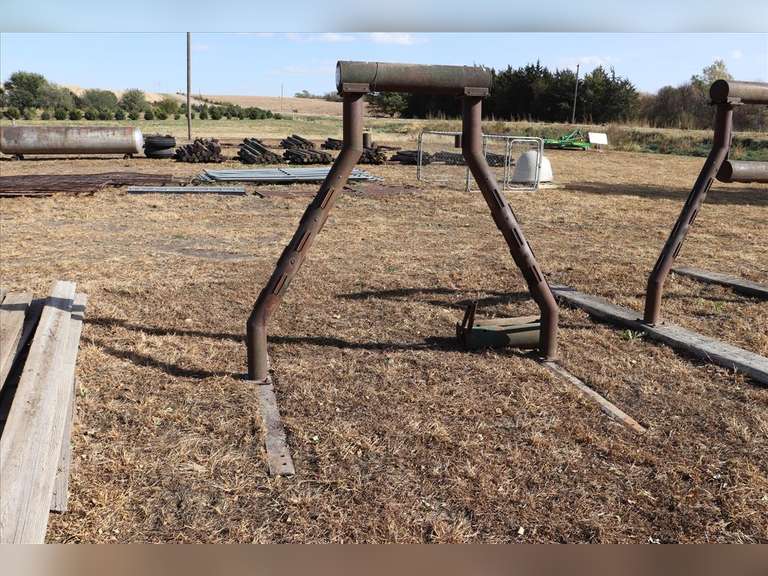 Cattle oiler with 2 tanks - Adam Marshall Land & Auction, LLC