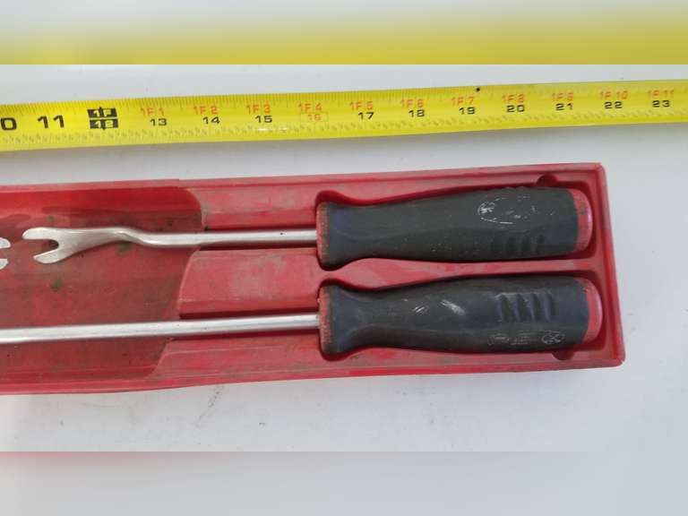 Snap-on Trim Pad Tool Set (3 pc) - Adam Marshall Land & Auction, LLC