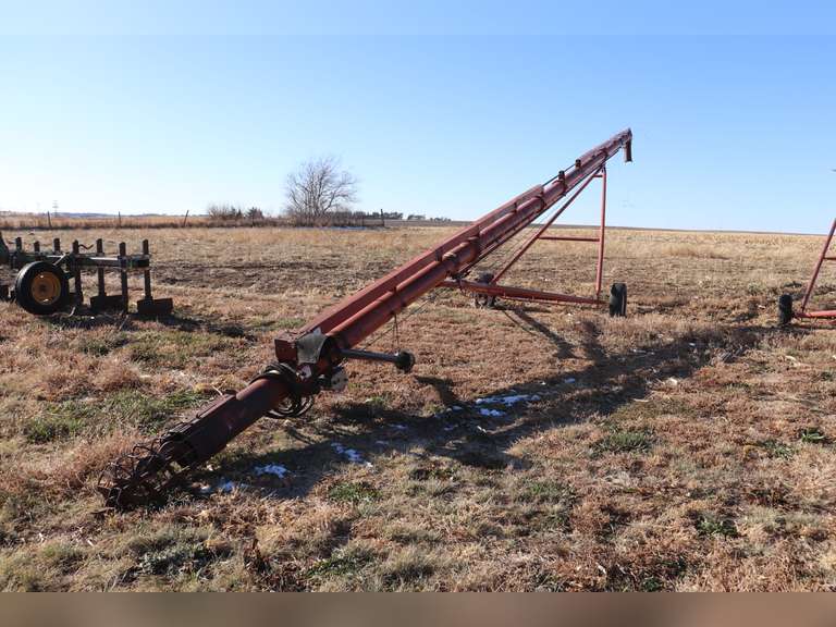 Kewanee loading auger 8x60 - Adam Marshall Land & Auction, LLC