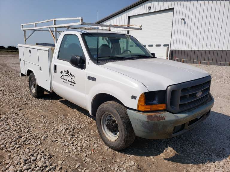 1999 Ford F-250 2WD Utility Box Truck, has engine issues - Adam ...