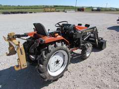 Yanmar F-175 MFWD tractor with Bulldog 282 loader - Adam Marshall Land ...