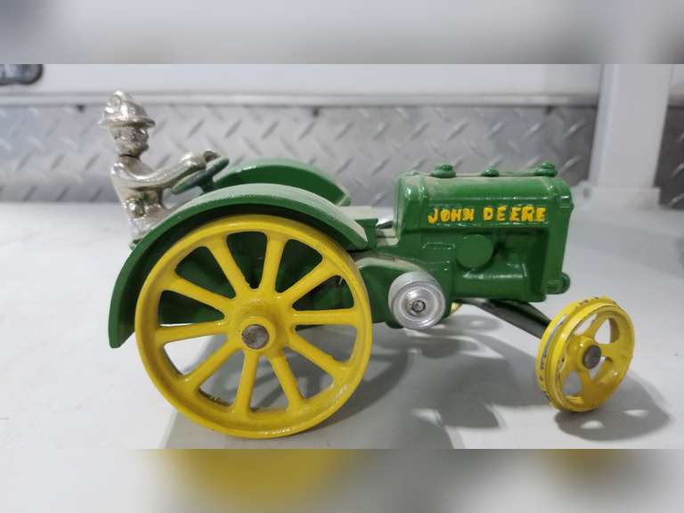 Vintage Vindex John Deere Model D Tractor - Adam Marshall Land ...