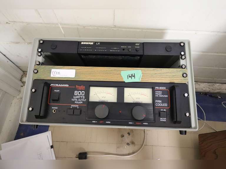 Pyramid Studio Pro 800 Watt Amplifier, Shure wireless mic receiver ...