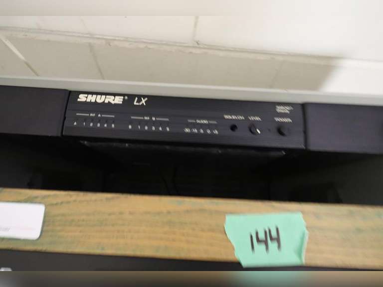 Pyramid Studio Pro 800 Watt Amplifier, Shure wireless mic receiver ...