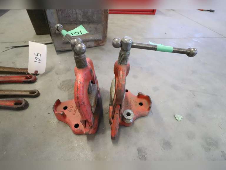 Rigid pipe vise 1/8-2.5" - Adam Marshall Land & Auction, LLC