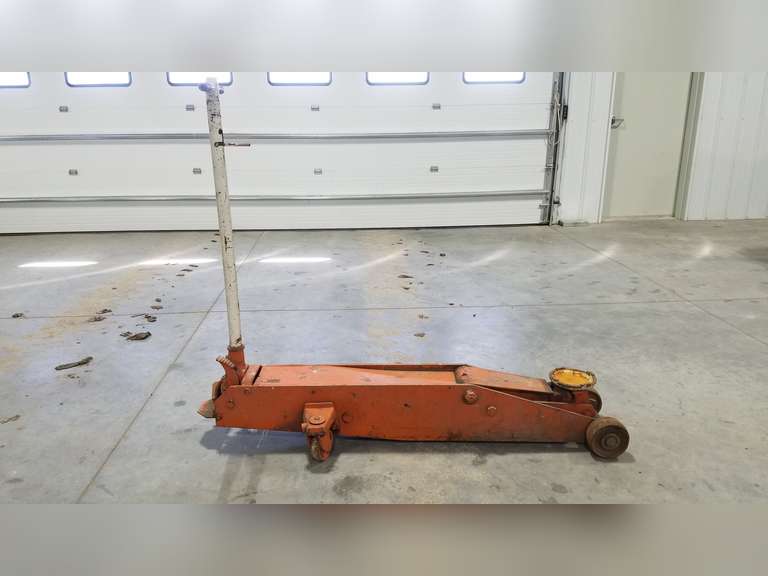 Tru-Lift 10 Ton Floor Jack - Adam Marshall Land & Auction, LLC