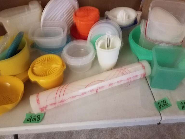 Tupperware And Plastic - Adam Marshall Land & Auction, LLC