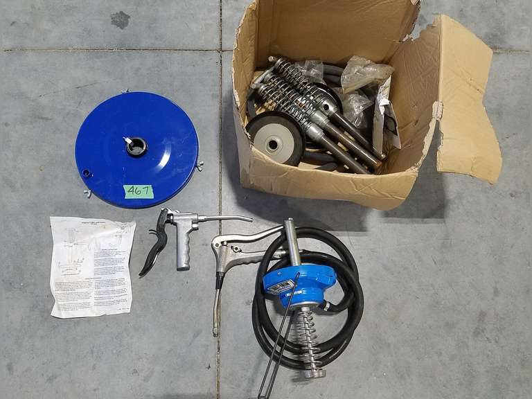 Macnaught Mini-Lube Porta-Lube Greaser - Adam Marshall Land & Auction, LLC