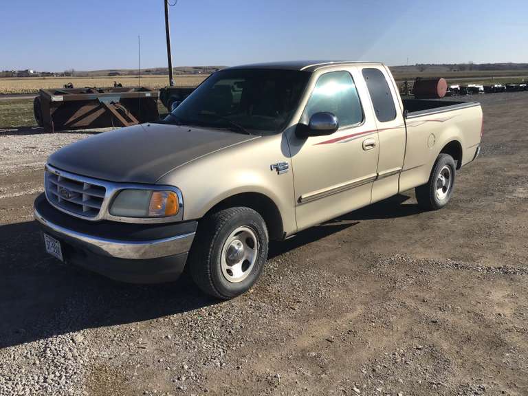 2000 Ford F-150 Ext. Cab Pickup - Adam Marshall Land & Auction, LLC