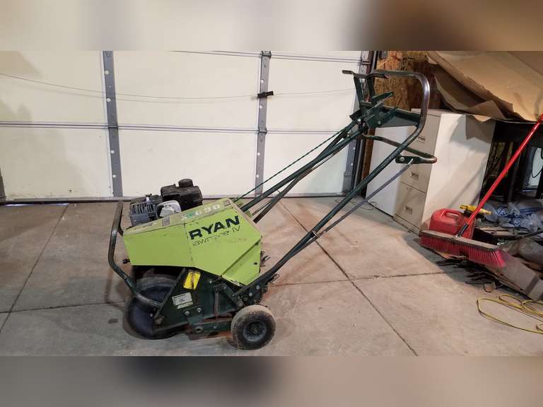 Ryan Lawnaire IV Aerator W/Briggs & Stratton 3.5 HP Engine, Pull Start ...