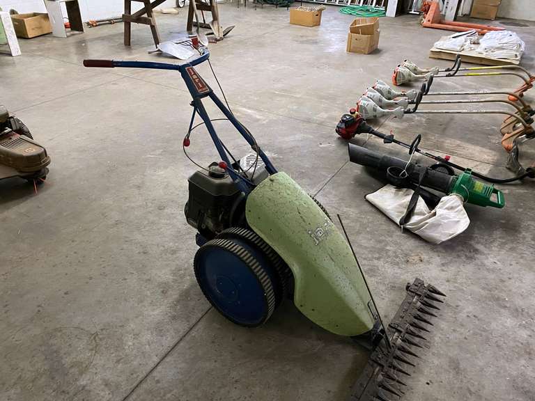 Jari Sickle Bar Mower W/Briggs & Stratton 5.5 HP Engine, 3' Sickle Bar ...