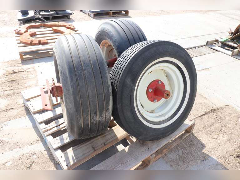 Int. planter drive wheels - Adam Marshall Land & Auction, LLC