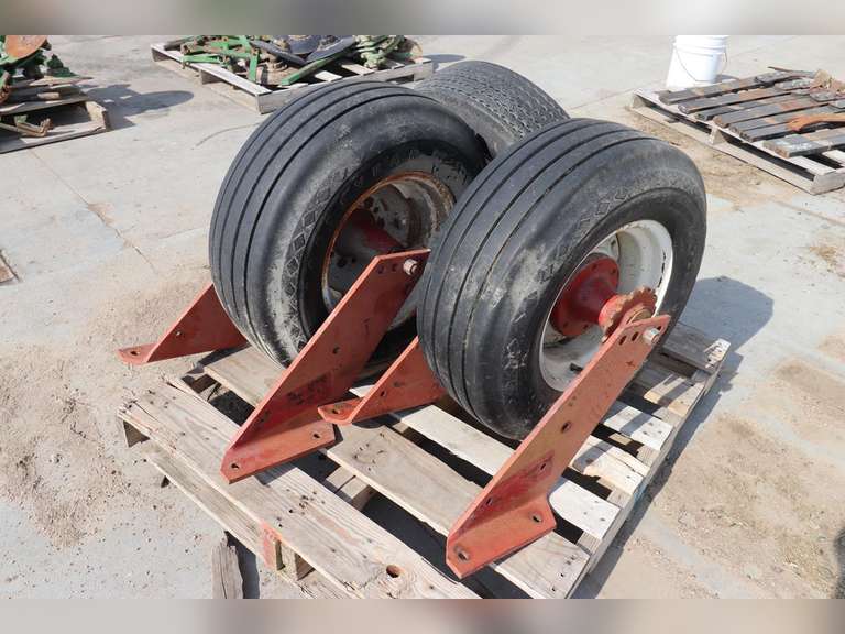 Int. planter drive wheels - Adam Marshall Land & Auction, LLC