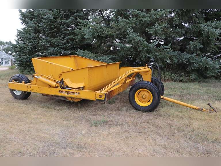 Soilmover 5 Yard Dirt Pull Scraper - Adam Marshall Land & Auction, LLC