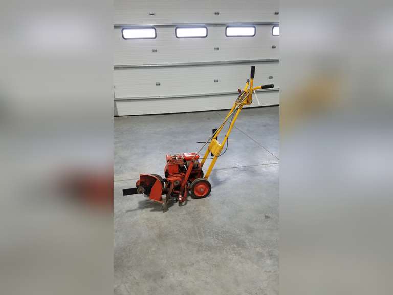 McLane Edger - 2 HP Briggs & Stratton (Works) - Adam Marshall Land ...
