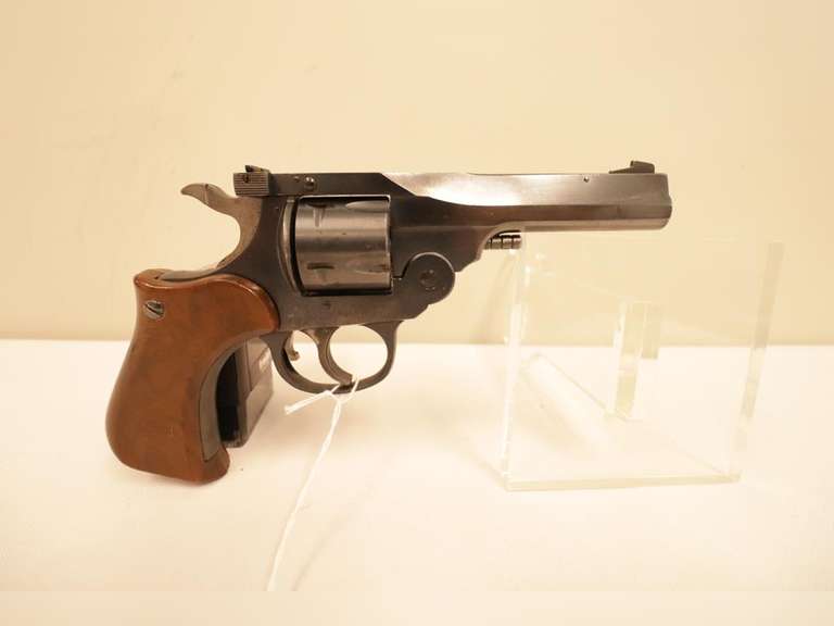 H & R Model 925 Revolver - 38 S&W - 4" Barrel - SN: AD10555 - Adam ...
