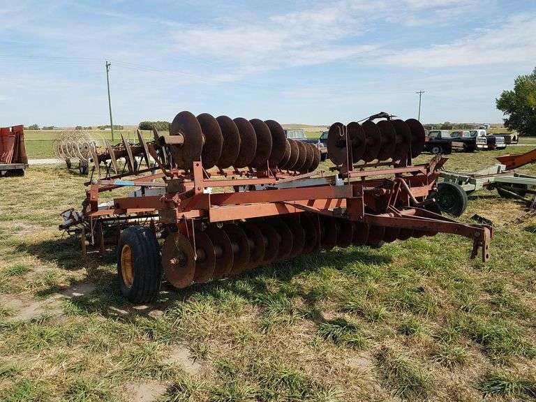 International 470 Disk 18ft - Adam Marshall Land & Auction, LLC
