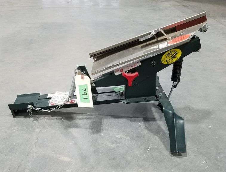 Trius 1 Step Clay Target Trap - Adam Marshall Land & Auction, LLC