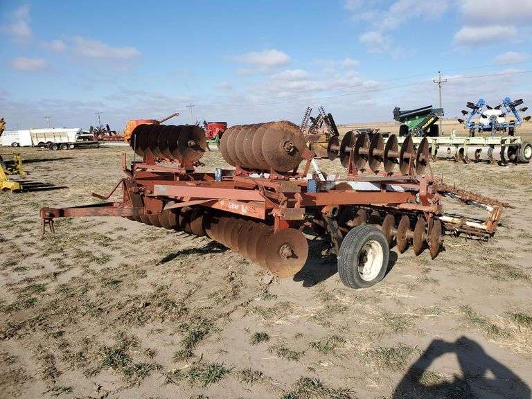 International 470 Disk - Adam Marshall Land & Auction, LLC