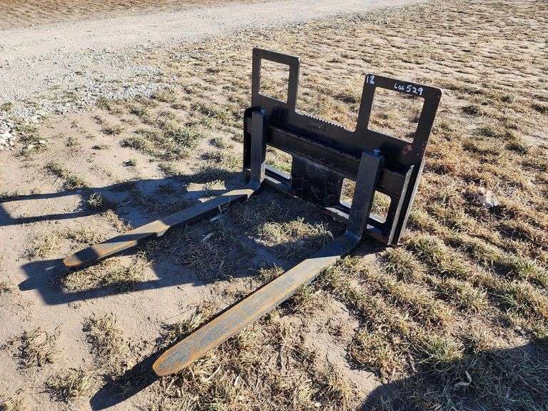 Kit Container Walk-Thru Pallet Forks - Adam Marshall Land & Auction, LLC