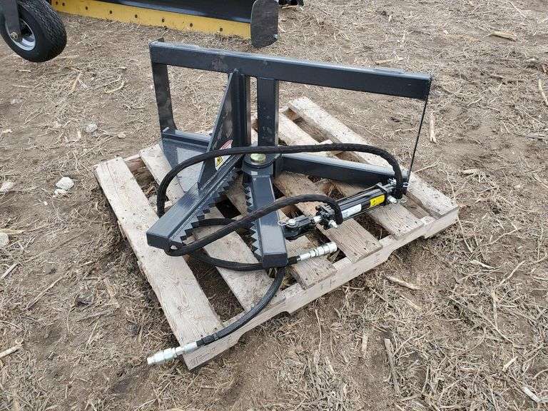 Unused Land Honor Hydraulic Post Puller - Adam Marshall Land & Auction, LLC