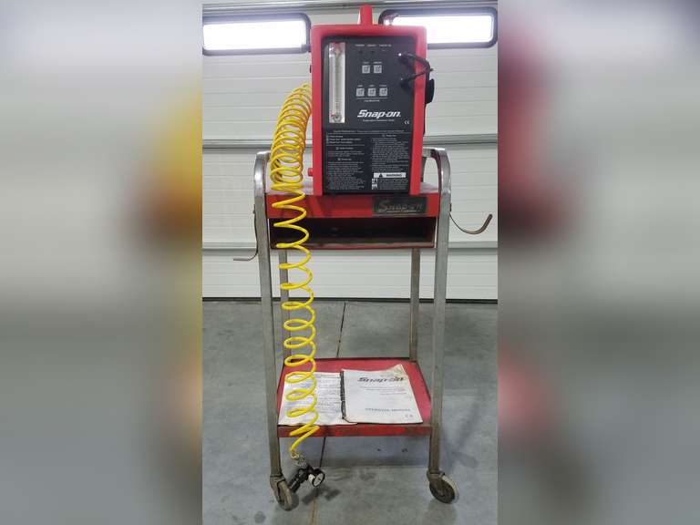 Snap-on Evaporative Emissions Leak Detector Diagnostic Smoke Machine W ...