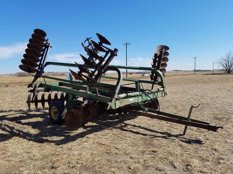 John Deere 235 Disk 20FT - Adam Marshall Land & Auction, LLC