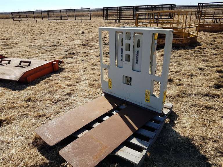 Cascade 35E Push Pull Slipsheet Forklift Attachment - Adam Marshall ...