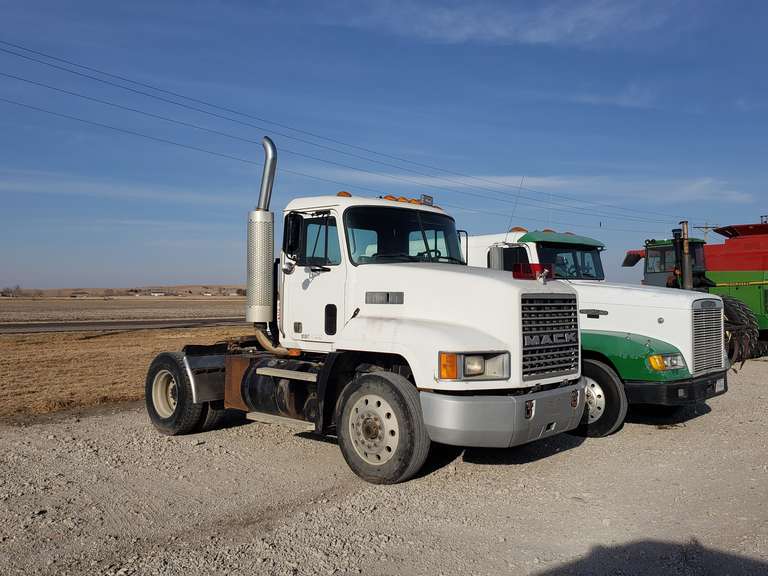 1992 Mack 600 Day Cab Semi - Adam Marshall Land & Auction, LLC