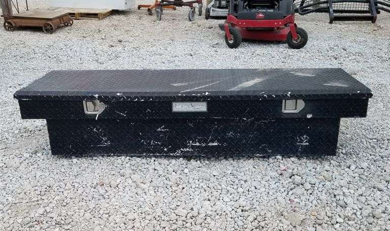 Black Diamond Tread Cross Over Tool Box - Adam Marshall Land & Auction, LLC