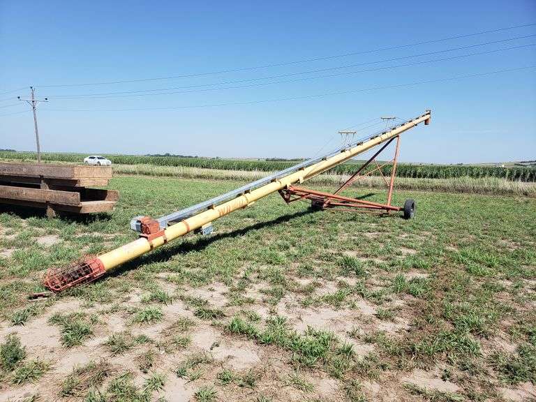 Westfield WR80-61 loading auger, 8" - Adam Marshall Land & Auction, LLC