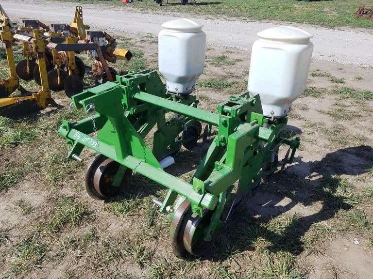 3 Point 2 Row Planter - Adam Marshall Land & Auction, LLC