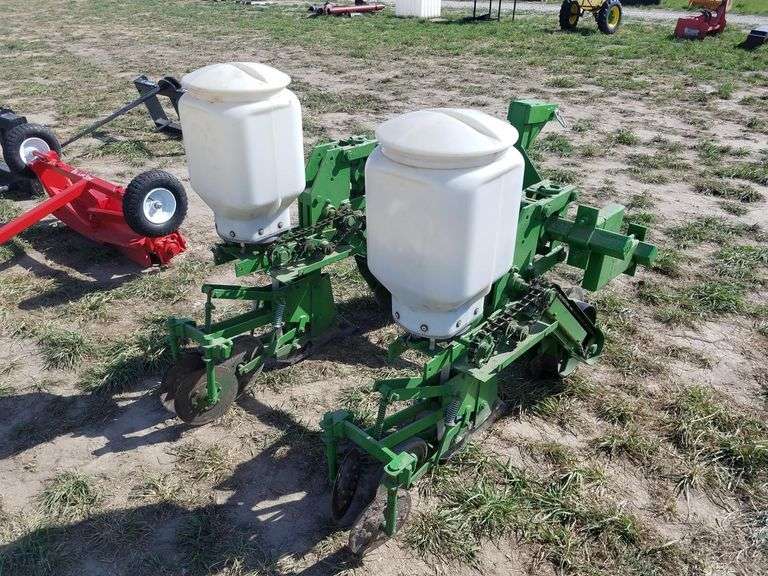 3 Point 2 Row Planter - Adam Marshall Land & Auction, LLC