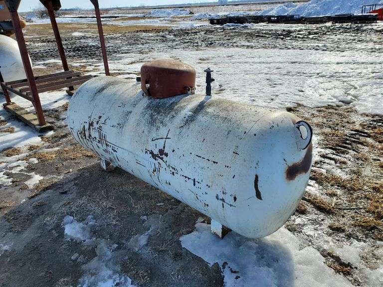 250 Gallon Propane Tank - Adam Marshall Land & Auction, LLC