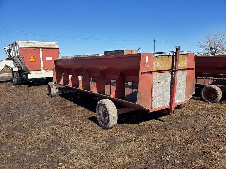 Ferterl Portable Hay/Feed Rack, 20FT - Adam Marshall Land & Auction, LLC