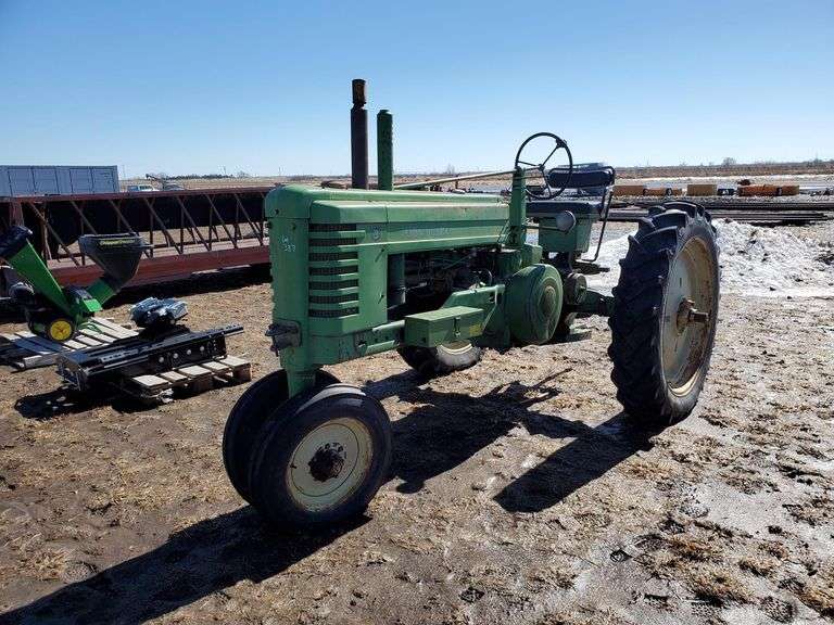 John Deere Model B Tractor - Gasoline - Adam Marshall Land & Auction, LLC