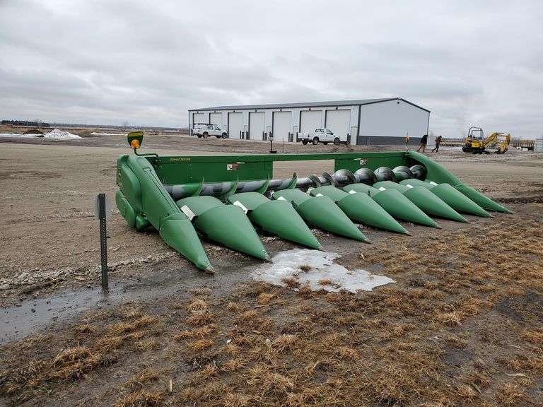 John Deere 608C 8R36 Corn Head - Adam Marshall Land & Auction, LLC