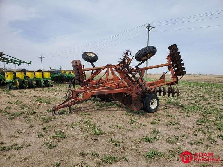 International 490 Disk, 21FT - Adam Marshall Land & Auction, LLC