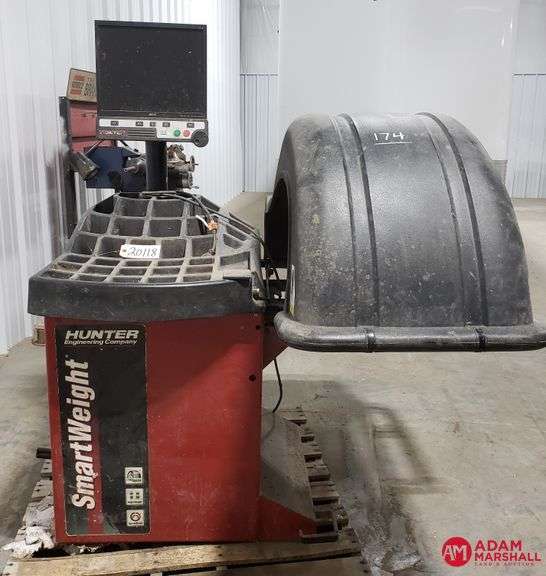 Hunter Wheel Balancer with cones - Adam Marshall Land & Auction, LLC