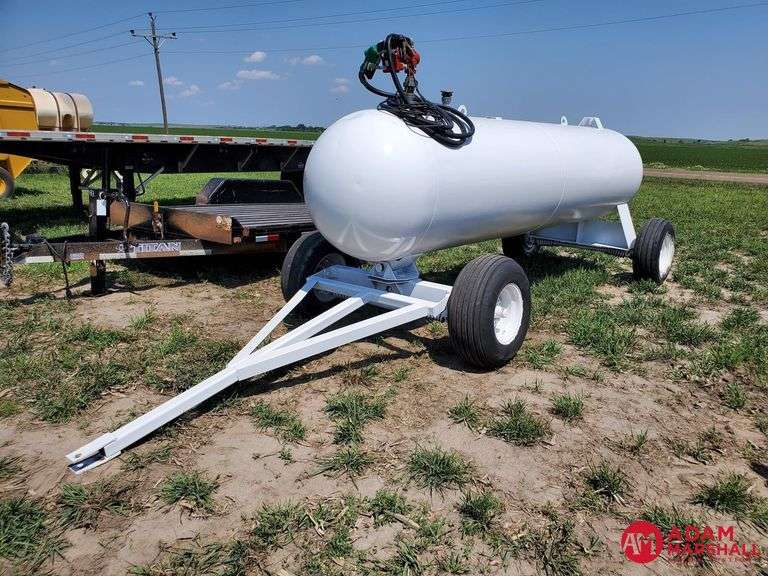 1000 Gallon Fuel Trailer w/ 12V Pump - Adam Marshall Land & Auction, LLC